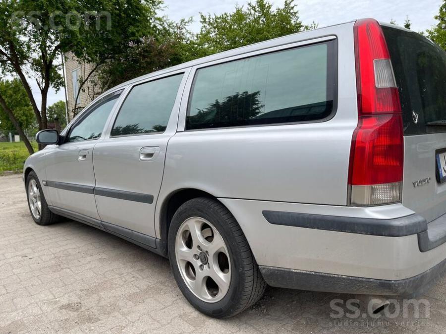 Pelēks Volvo V70 2002 Rīga, ar dzinēja tilpumu 2.40 L un nobraukumu 411 tūkst. km par 890 €, foto 11 vietnē AUTOMOTO.COM.LV