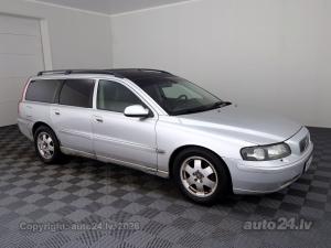 Pelēks Volvo V70 2002 Tallina, ar dzinēja tilpumu 2.40 L un nobraukumu 385 tūkst. km par 599 €, foto  vietnē AUTOMOTO.COM.LV