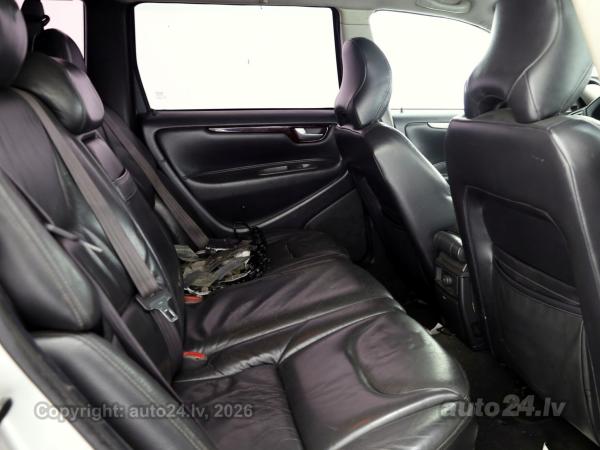 Серый Вольво В70 2002 в Таллин, объемом двигателя 2.40 л и пробегом 385 тыс. км за 599 €, фото 7 на AUTOMOTO.COM.LV