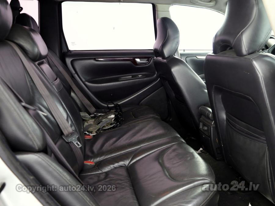Серый Вольво В70 2002 в Таллин, объемом двигателя 2.40 л и пробегом 385 тыс. км за 599 €, фото 8 на AUTOMOTO.COM.LV