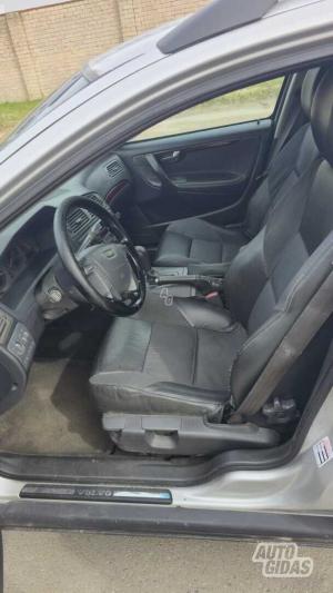 Grey Volvo V70 2002 in Klaipeda, with an engine capacity of 2.40 L and mileage of 627 thousand km for 1200 €, photo 7 on AUTOMOTO.COM.LV