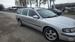 Grey Volvo V70 2002 in Klaipeda, with an engine capacity of 2.40 L and mileage of 627 thousand km for 1200 €, photo 8 on AUTOMOTO.COM.LV