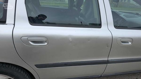 Pelēks Volvo V70 2002 Klaipėda, ar dzinēja tilpumu 2.40 L un nobraukumu 627 tūkst. km par 1200 €, foto 8 vietnē AUTOMOTO.COM.LV