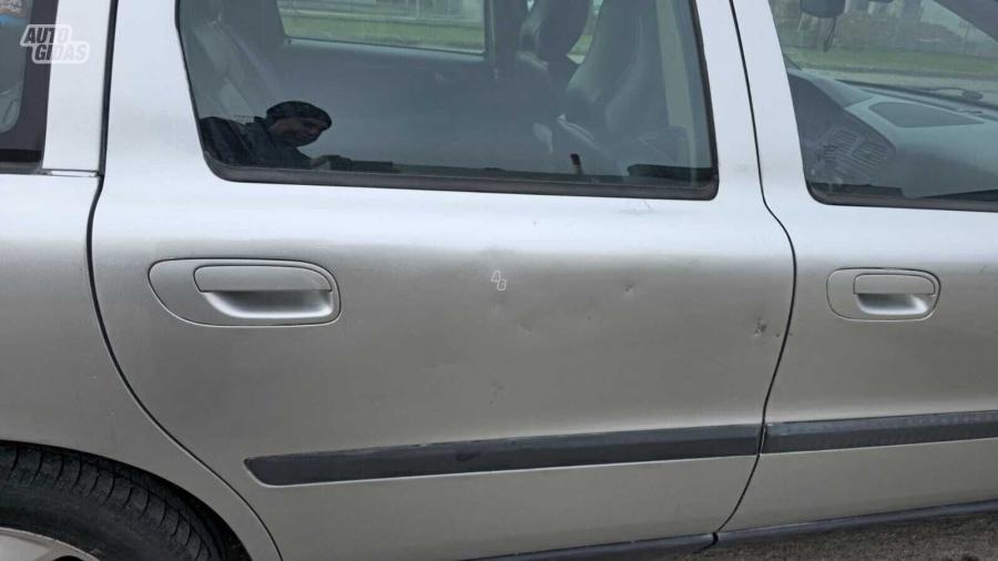 Grey Volvo V70 2002 in Klaipeda, with an engine capacity of 2.40 L and mileage of 627 thousand km for 1200 €, photo 9 on AUTOMOTO.COM.LV