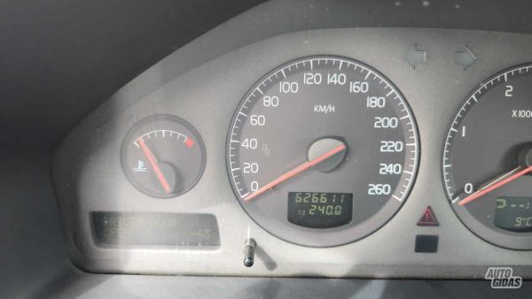 Pelēks Volvo V70 2002 Klaipėda, ar dzinēja tilpumu 2.40 L un nobraukumu 627 tūkst. km par 1200 €, foto 9 vietnē AUTOMOTO.COM.LV