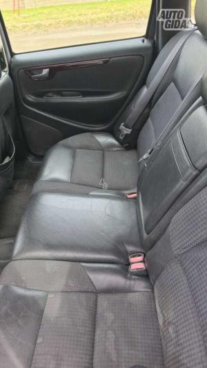Grey Volvo V70 2002 in Klaipeda, with an engine capacity of 2.40 L and mileage of 627 thousand km for 1200 €, photo 11 on AUTOMOTO.COM.LV
