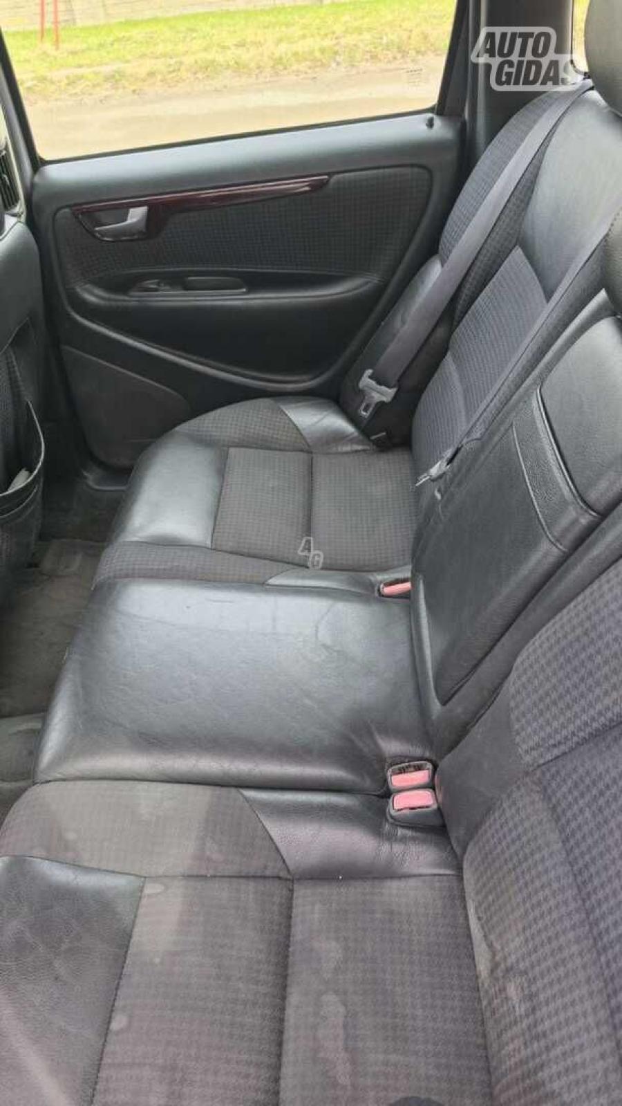 Grey Volvo V70 2002 in Klaipeda, with an engine capacity of 2.40 L and mileage of 627 thousand km for 1200 €, photo 11 on AUTOMOTO.COM.LV