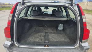 Grey Volvo V70 2002 in Klaipeda, with an engine capacity of 2.40 L and mileage of 627 thousand km for 1200 €, photo 13 on AUTOMOTO.COM.LV