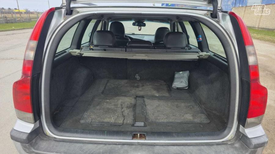 Grey Volvo V70 2002 in Klaipeda, with an engine capacity of 2.40 L and mileage of 627 thousand km for 1200 €, photo 13 on AUTOMOTO.COM.LV