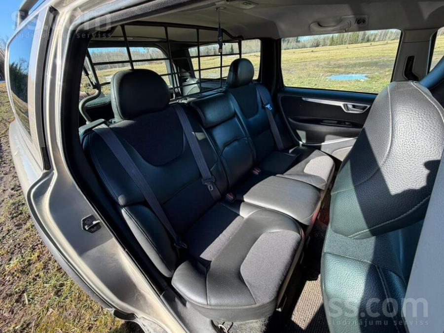 Pelēks Volvo V70 2002 Kuldīga, ar dzinēja tilpumu 2.40 L un nobraukumu 354 tūkst. km par 1010 €, foto 6 vietnē AUTOMOTO.COM.LV