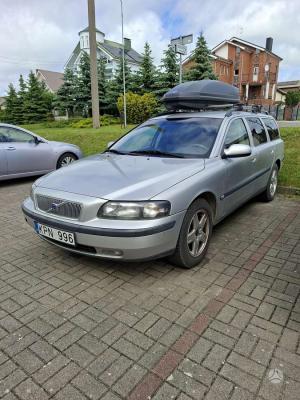 Grey Volvo V70 2002 in Klaipeda, with an engine capacity of 2.46 L and mileage of 500 thousand km for 1600 €, photo  on AUTOMOTO.COM.LV