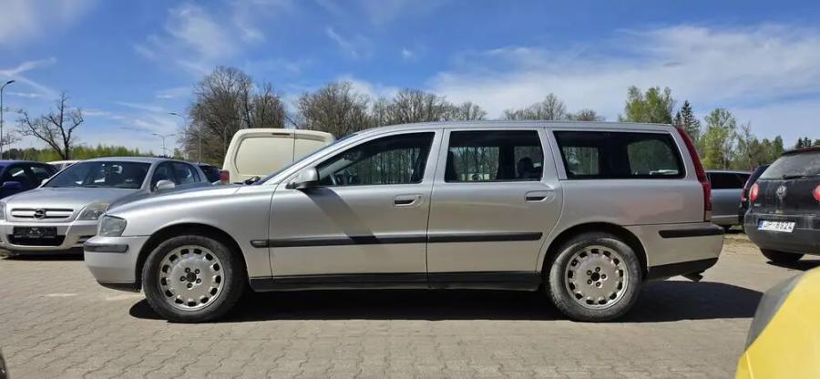 Серый Вольво В70 2002 в Валмиера, объемом двигателя 2.40 л и пробегом 398 тыс. км за 1200 €, фото 6 на AUTOMOTO.COM.LV