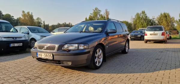 Pelēks Volvo V70 2002 Valmiera, ar dzinēja tilpumu 2.40 L un nobraukumu 467 tūkst. km par 1300 €, foto 6 vietnē AUTOMOTO.COM.LV