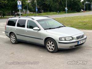 Серый Вольво В70 2002 в Нарва, объемом двигателя 2.40 л и пробегом 315 тыс. км за 999 €, фото 4 на AUTOMOTO.COM.LV