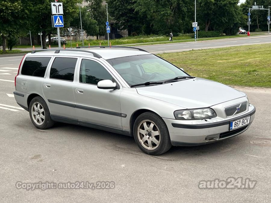 Серый Вольво В70 2002 в Нарва, объемом двигателя 2.40 л и пробегом 315 тыс. км за 999 €, фото 4 на AUTOMOTO.COM.LV