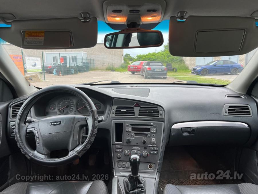 Серый Вольво В70 2002 в Нарва, объемом двигателя 2.40 л и пробегом 315 тыс. км за 999 €, фото 11 на AUTOMOTO.COM.LV
