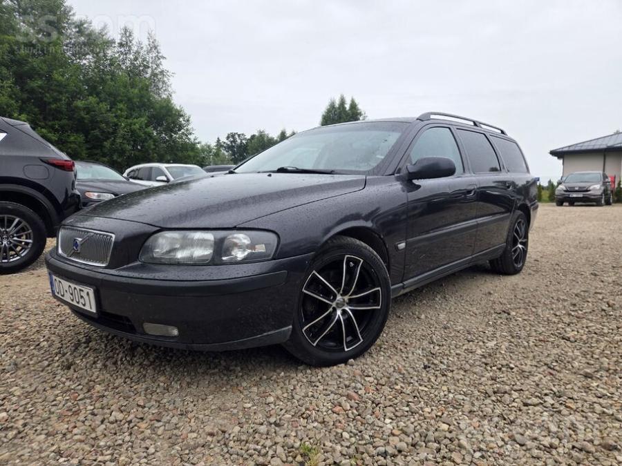 Pelēks Volvo V70 2002 Jelgava, ar dzinēja tilpumu 2.40 L un nobraukumu 0 tūkst. km par 1700 €, foto 1 vietnē AUTOMOTO.COM.LV
