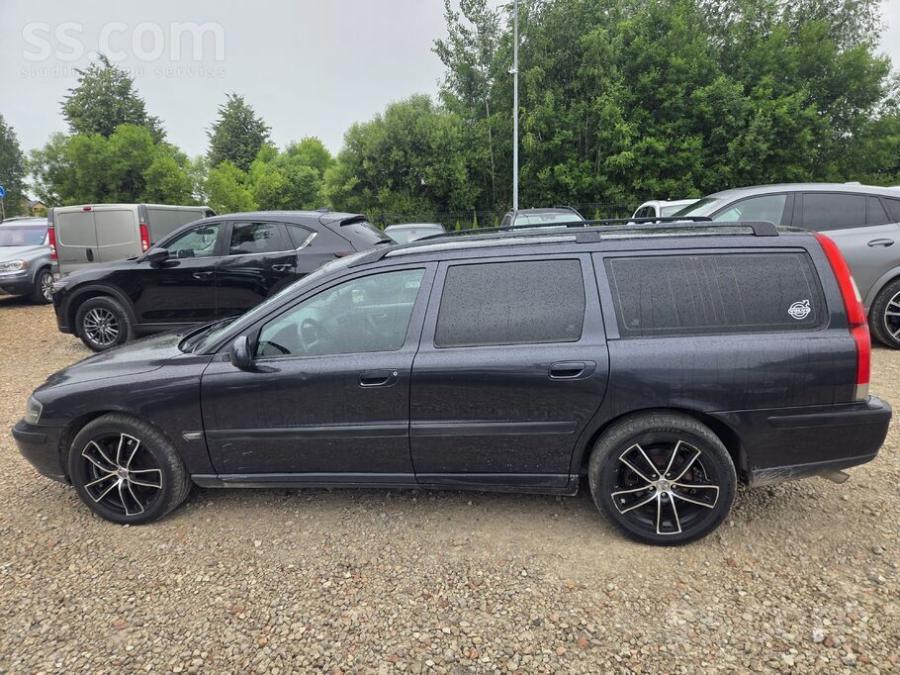 Pelēks Volvo V70 2002 Jelgava, ar dzinēja tilpumu 2.40 L un nobraukumu 0 tūkst. km par 1700 €, foto 3 vietnē AUTOMOTO.COM.LV