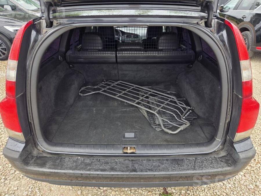 Pelēks Volvo V70 2002 Jelgava, ar dzinēja tilpumu 2.40 L un nobraukumu 0 tūkst. km par 1700 €, foto 15 vietnē AUTOMOTO.COM.LV