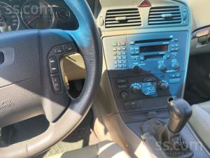 Pelēks Volvo V70 2002 Rīga, ar dzinēja tilpumu 2.40 L un nobraukumu 333 tūkst. km par 1100 €, foto 10 vietnē AUTOMOTO.COM.LV