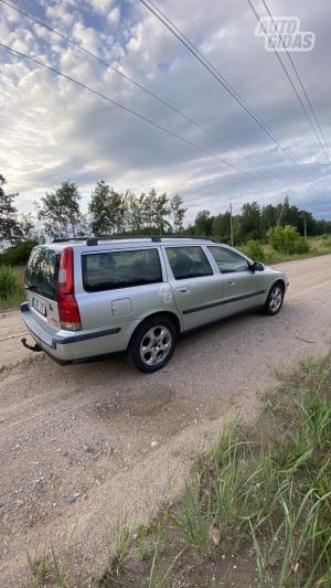 Pelēks Volvo V70 2002 Jonava, ar dzinēja tilpumu 2.40 L un nobraukumu 350 tūkst. km par 1000 €, foto 5 vietnē AUTOMOTO.COM.LV