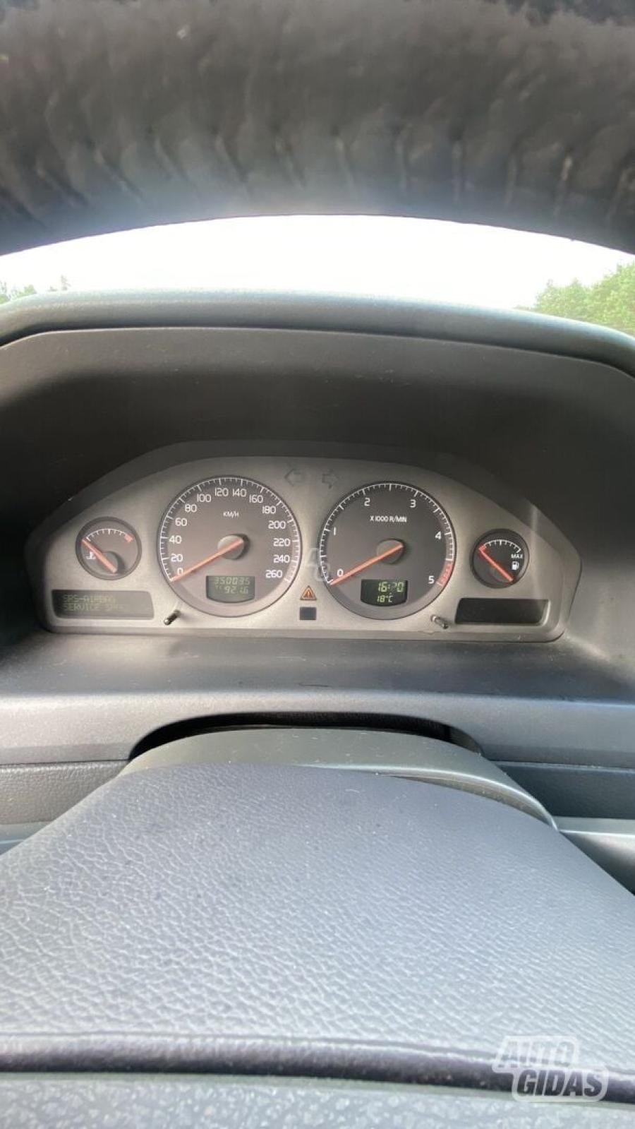 Pelēks Volvo V70 2002 Jonava, ar dzinēja tilpumu 2.40 L un nobraukumu 350 tūkst. km par 1000 €, foto 12 vietnē AUTOMOTO.COM.LV