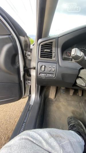 Pelēks Volvo V70 2002 Jonava, ar dzinēja tilpumu 2.40 L un nobraukumu 350 tūkst. km par 1000 €, foto 13 vietnē AUTOMOTO.COM.LV