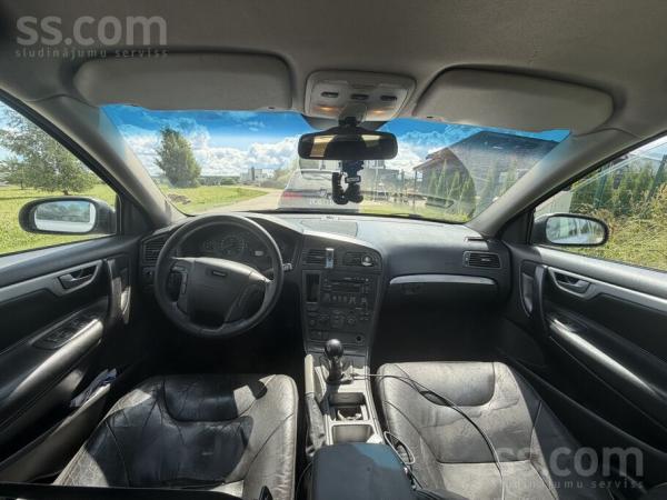 Grey Volvo V70 2002 in Riga, with an engine capacity of 2.40 L and mileage of 388 thousand km for 1250 €, photo 5 on AUTOMOTO.COM.LV