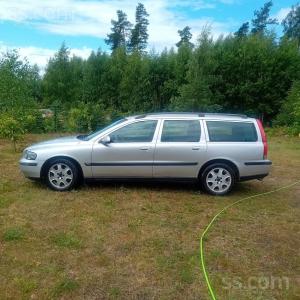 Grey Volvo V70 2002 in Riga, with an engine capacity of 2.40 L and mileage of 441 thousand km for 350 €, photo  on AUTOMOTO.COM.LV