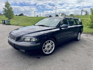Grey Volvo V70 2002 in Vilnius, with an engine capacity of 2.40 L and mileage of 320 thousand km for 1450 €, photo 3 on AUTOMOTO.COM.LV