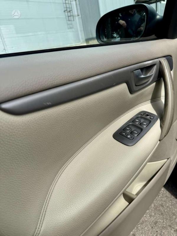 Pelēks Volvo V70 2002 Viļņa, ar dzinēja tilpumu 2.40 L un nobraukumu 320 tūkst. km par 1450 €, foto 5 vietnē AUTOMOTO.COM.LV