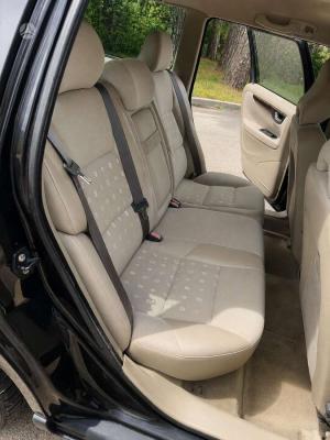 Grey Volvo V70 2002 in Vilnius, with an engine capacity of 2.40 L and mileage of 320 thousand km for 1450 €, photo 12 on AUTOMOTO.COM.LV