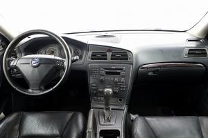 Grey Volvo V70 2002 in Tallinn, with an engine capacity of 2.40 L and mileage of 385 thousand km for 499 €, photo 13 on AUTOMOTO.COM.LV