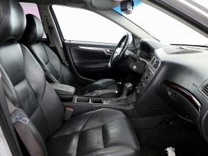 Grey Volvo V70 2002 in Tallinn, with an engine capacity of 2.40 L and mileage of 385 thousand km for 499 €, photo 14 on AUTOMOTO.COM.LV