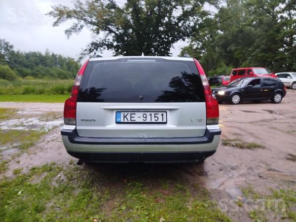 Pelēks Volvo V70 2002 Gulbene, ar dzinēja tilpumu 2.40 L un nobraukumu 407 tūkst. km par 750 €, foto 4 vietnē AUTOMOTO.COM.LV