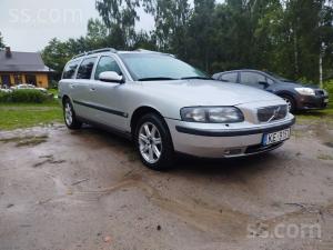 Grey Volvo V70 2002 in Gulbene, with an engine capacity of 2.40 L and mileage of 407 thousand km for 750 €, photo 8 on AUTOMOTO.COM.LV