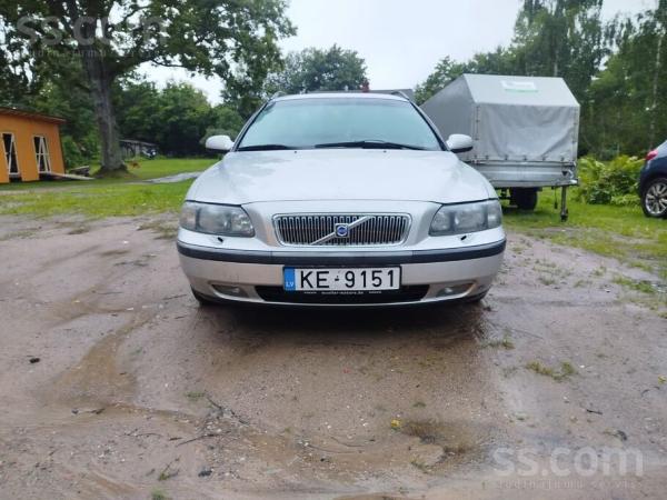 Pelēks Volvo V70 2002 Gulbene, ar dzinēja tilpumu 2.40 L un nobraukumu 407 tūkst. km par 750 €, foto 8 vietnē AUTOMOTO.COM.LV