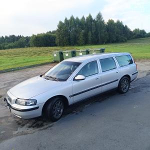 Pelēks Volvo V70 2002 Viļņa, ar dzinēja tilpumu 2.40 L un nobraukumu 490 tūkst. km par 850 €, foto  vietnē AUTOMOTO.COM.LV