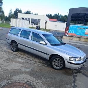Pelēks Volvo V70 2002 Viļņa, ar dzinēja tilpumu 2.40 L un nobraukumu 490 tūkst. km par 850 €, foto 3 vietnē AUTOMOTO.COM.LV