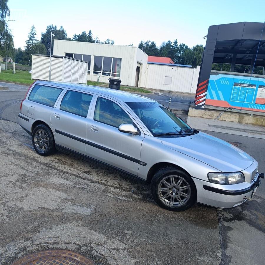 Pelēks Volvo V70 2002 Viļņa, ar dzinēja tilpumu 2.40 L un nobraukumu 490 tūkst. km par 850 €, foto 3 vietnē AUTOMOTO.COM.LV