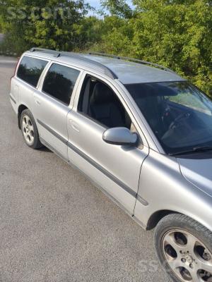 Pelēks Volvo V70 2002 Daugavpils, ar dzinēja tilpumu 2.40 L un nobraukumu 350 tūkst. km par 800 €, foto 5 vietnē AUTOMOTO.COM.LV
