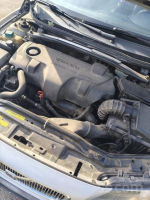 Pelēks Volvo V70 2002 Daugavpils, ar dzinēja tilpumu 2.40 L un nobraukumu 350 tūkst. km par 800 €, foto 8 vietnē AUTOMOTO.COM.LV