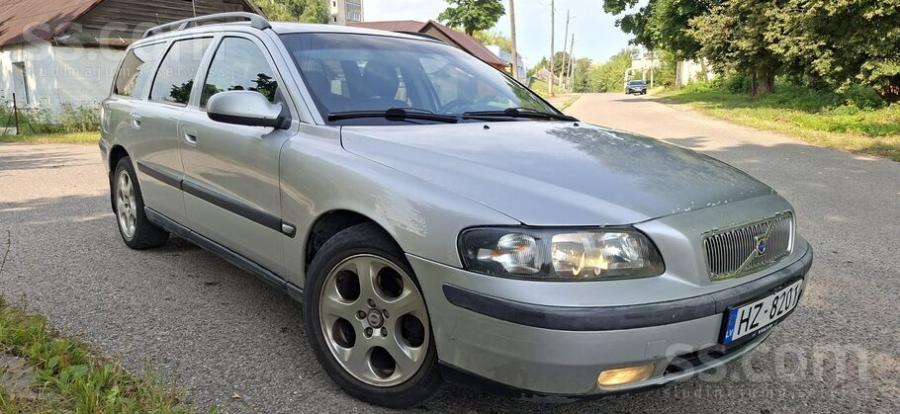 Pelēks Volvo V70 2002 Daugavpils, ar dzinēja tilpumu 2.40 L un nobraukumu 341 tūkst. km par 1600 €, foto 4 vietnē AUTOMOTO.COM.LV