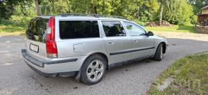 Pelēks Volvo V70 2002 Daugavpils, ar dzinēja tilpumu 2.40 L un nobraukumu 341 tūkst. km par 1600 €, foto 5 vietnē AUTOMOTO.COM.LV