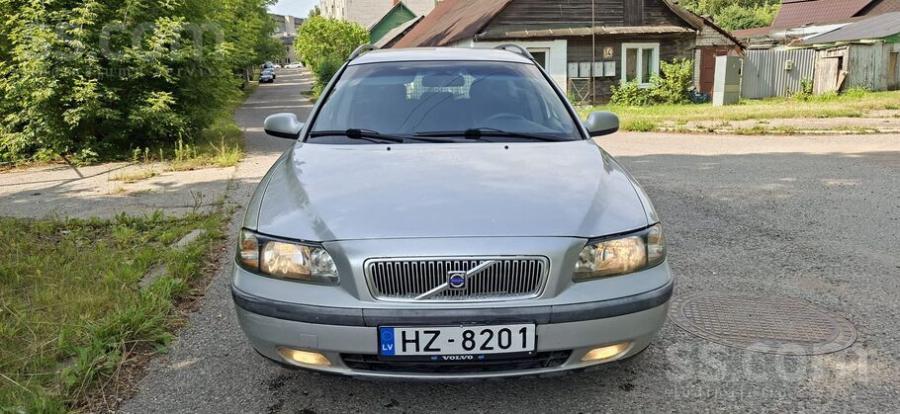 Pelēks Volvo V70 2002 Daugavpils, ar dzinēja tilpumu 2.40 L un nobraukumu 341 tūkst. km par 1600 €, foto 7 vietnē AUTOMOTO.COM.LV