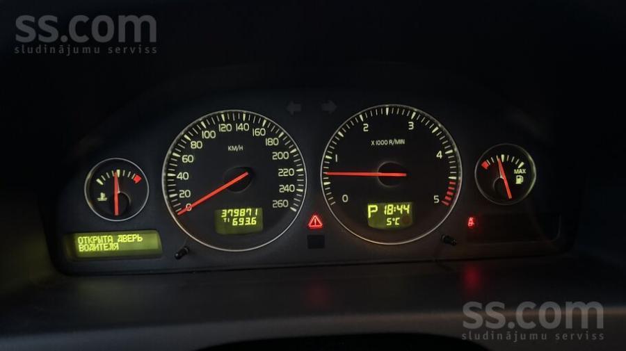 Pelēks Volvo V70 2002 Rīga, ar dzinēja tilpumu 2.40 L un nobraukumu 381 tūkst. km par 2000 €, foto 6 vietnē AUTOMOTO.COM.LV