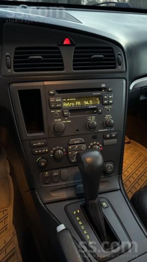 Pelēks Volvo V70 2002 Rīga, ar dzinēja tilpumu 2.40 L un nobraukumu 381 tūkst. km par 2000 €, foto 7 vietnē AUTOMOTO.COM.LV