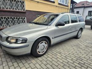 Grey Volvo V70 2002 in Kaunas, with an engine capacity of 2.44 L and mileage of 374 thousand km for 1000 €, photo  on AUTOMOTO.COM.LV