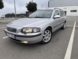 Pelēks Volvo V70 2002 Kauņa, ar dzinēja tilpumu 2.40 L un nobraukumu 243 tūkst. km par 1550 €, foto  vietnē AUTOMOTO.COM.LV