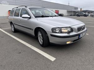 Серый Вольво В70 2002 в Каунас, объемом двигателя 2.40 л и пробегом 243 тыс. км за 1550 €, фото 4 на AUTOMOTO.COM.LV